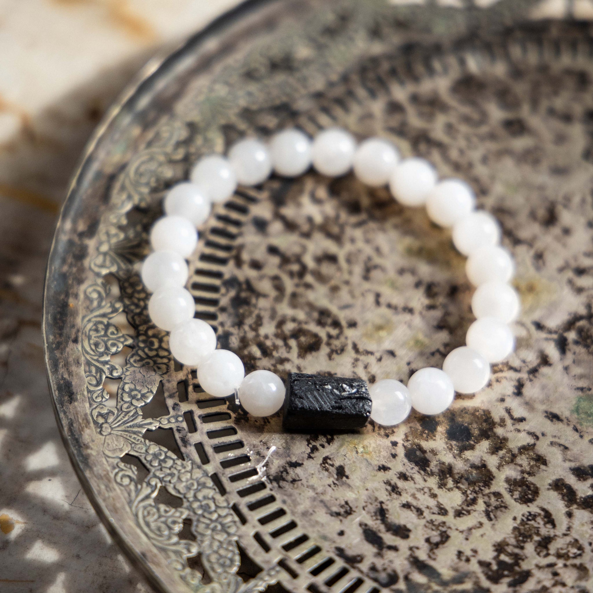 Rainbow Moonstone Meaning and Properties – Almanac Supply Co.