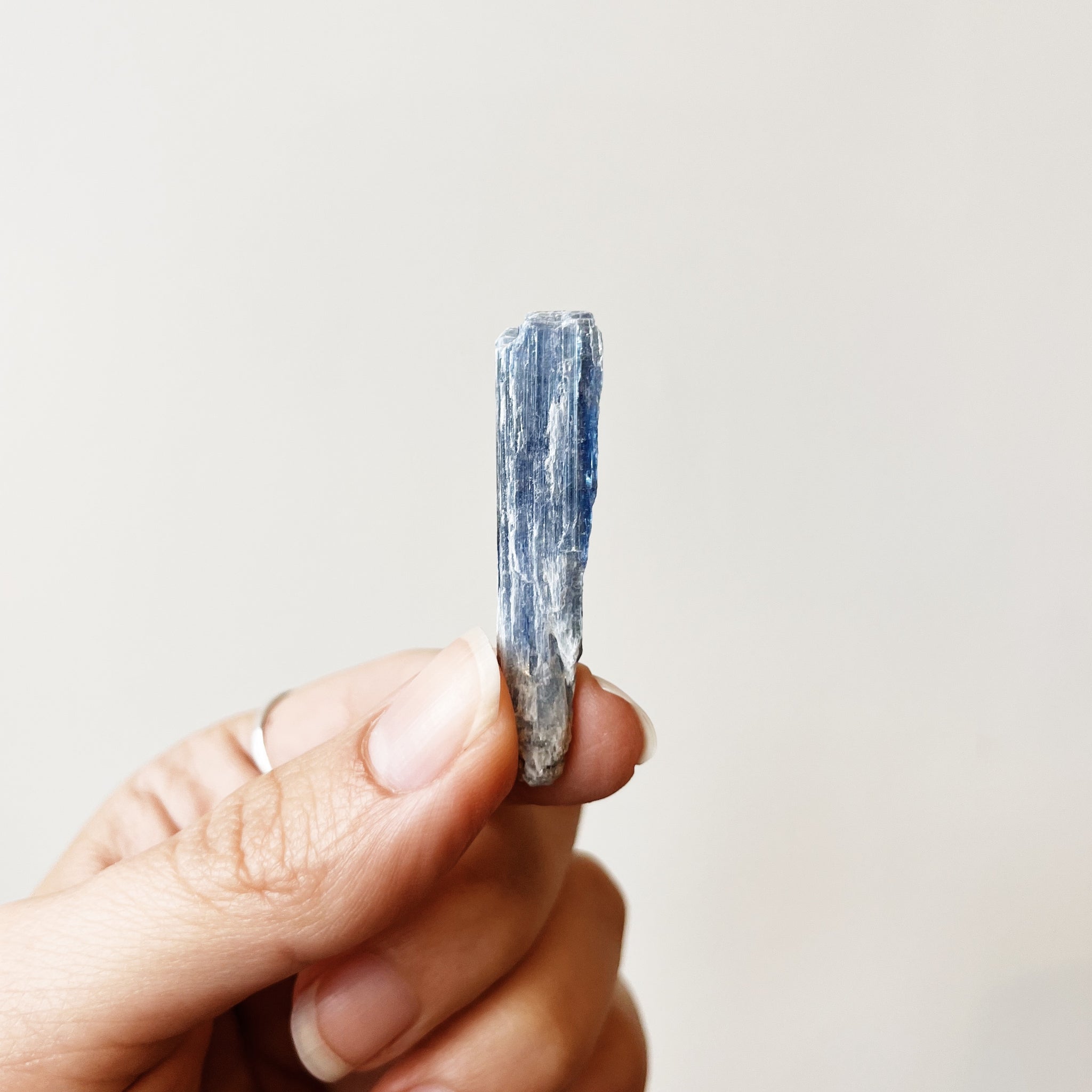 Blue Kyanite Meaning and Properties – Almanac Supply Co.