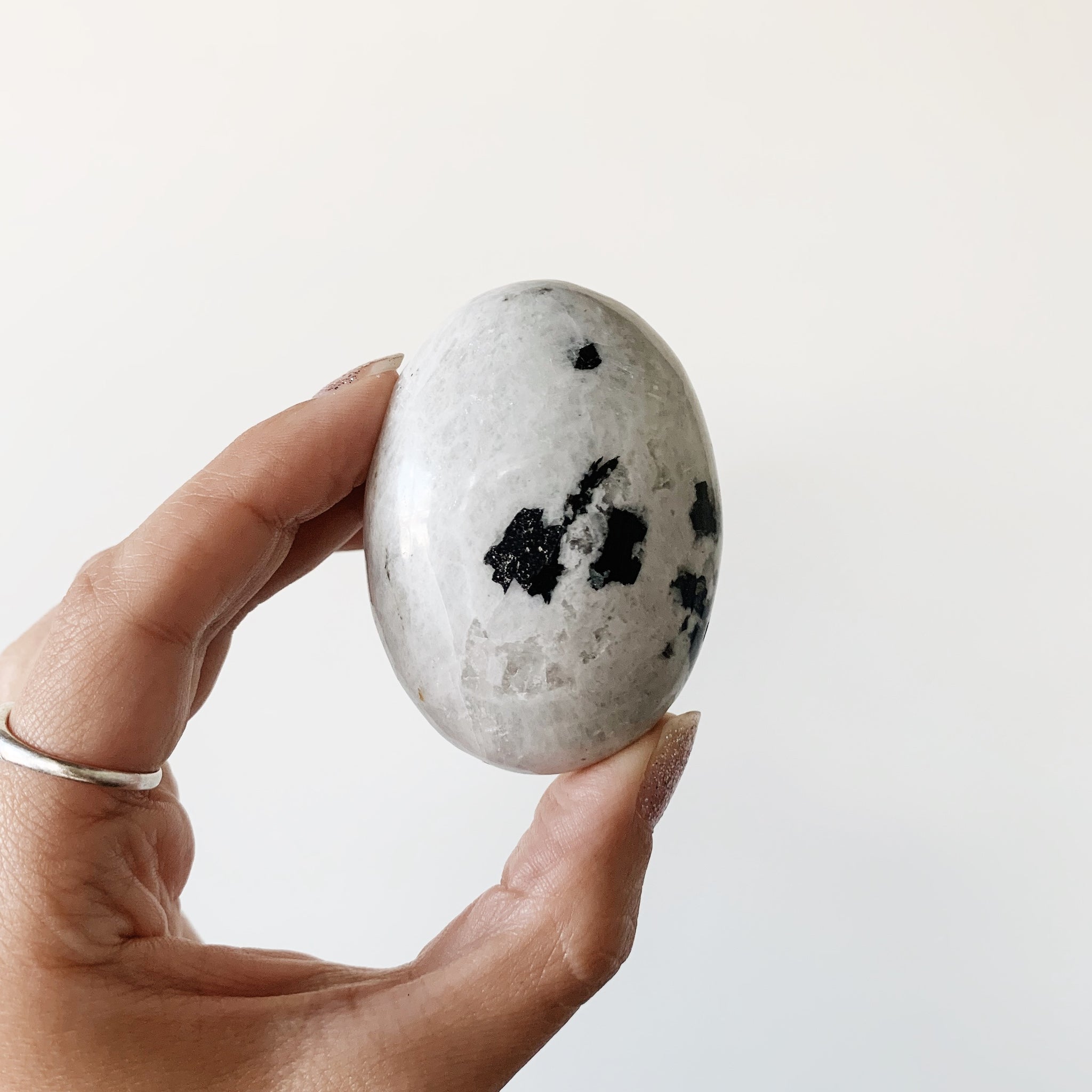 Rainbow Moonstone Meaning and Properties – Almanac Supply Co.