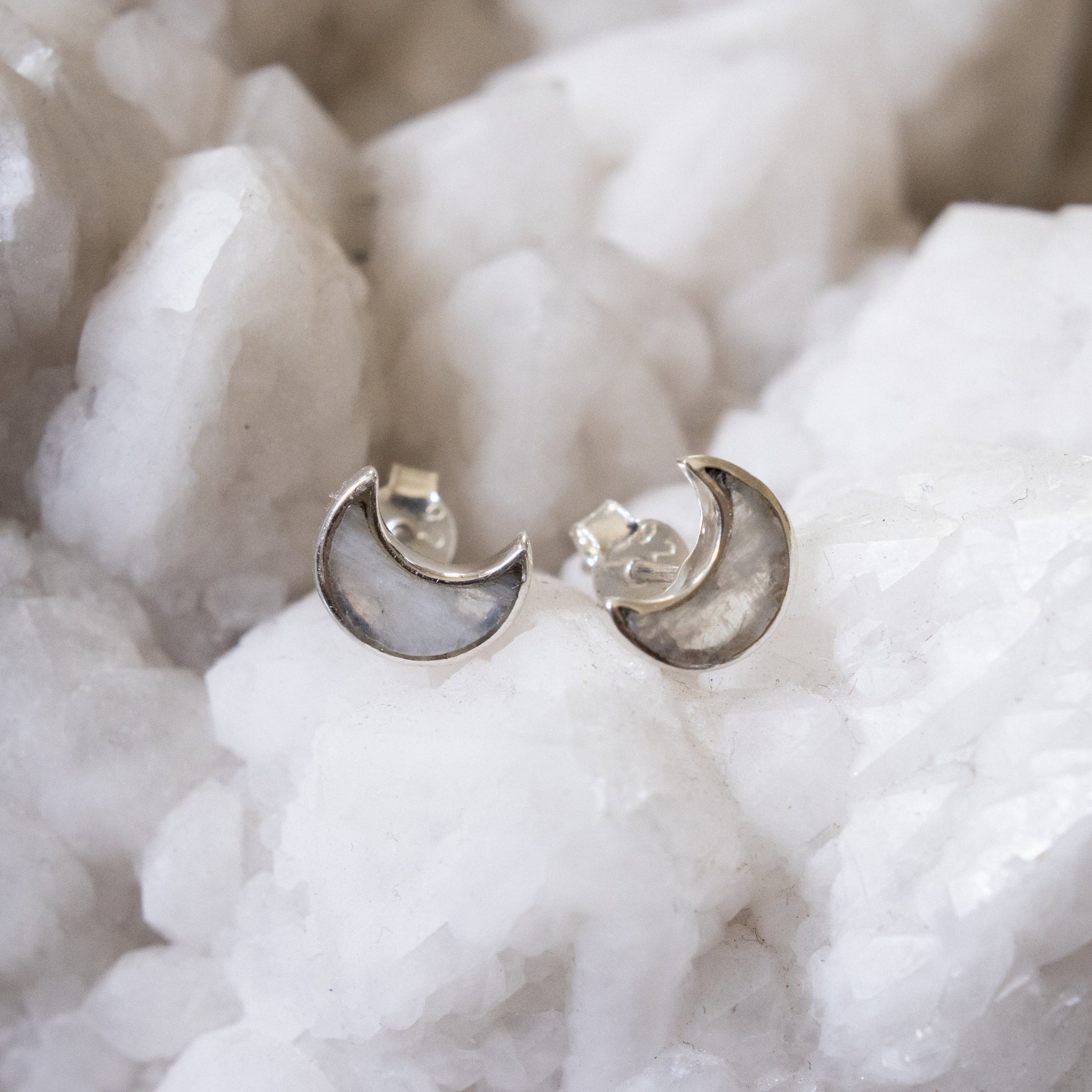 Rainbow Moonstone Meaning and Properties – Almanac Supply Co.